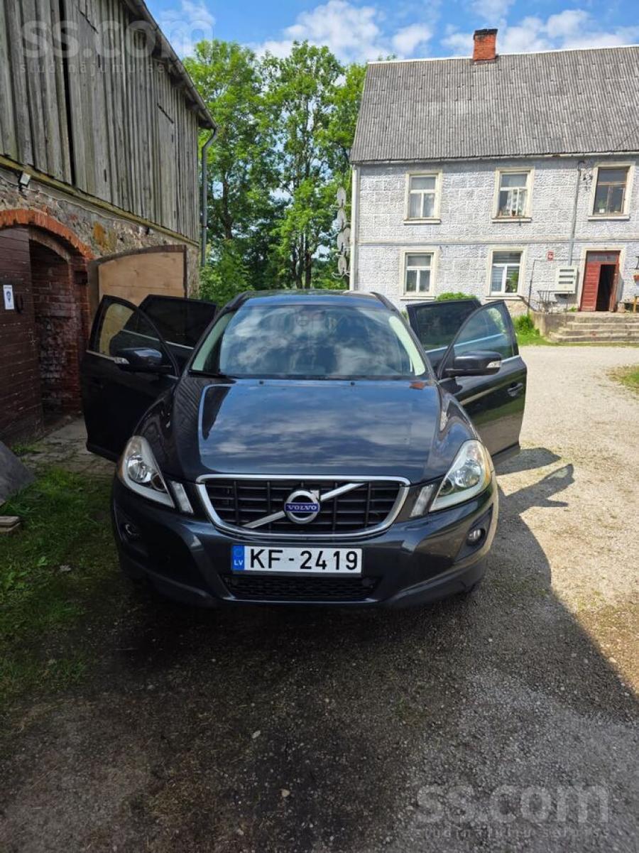 Grey Volvo XC60 2010 in Tukums, with an engine capacity of 2.40 L and mileage of 392 thousand km for 5800 €, photo 1 on AUTOMOTO.COM.LV