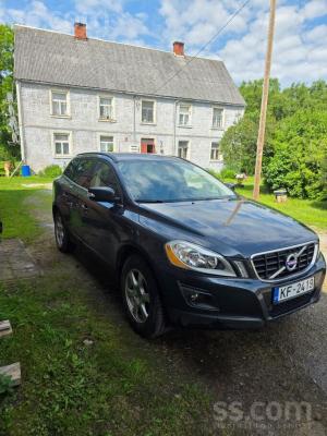 Grey Volvo XC60 2010 in Tukums, with an engine capacity of 2.40 L and mileage of 392 thousand km for 5800 €, photo 3 on AUTOMOTO.COM.LV