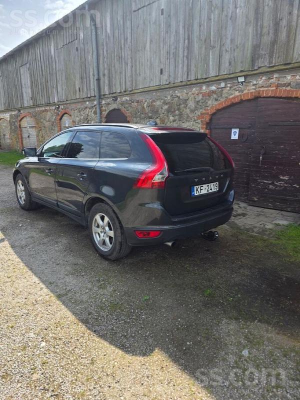 Pelēks Volvo XC60 2010 Tukums, ar dzinēja tilpumu 2.40 L un nobraukumu 392 tūkst. km par 5800 €, foto 4 vietnē AUTOMOTO.COM.LV