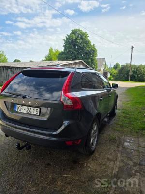 Grey Volvo XC60 2010 in Tukums, with an engine capacity of 2.40 L and mileage of 392 thousand km for 5800 €, photo 6 on AUTOMOTO.COM.LV