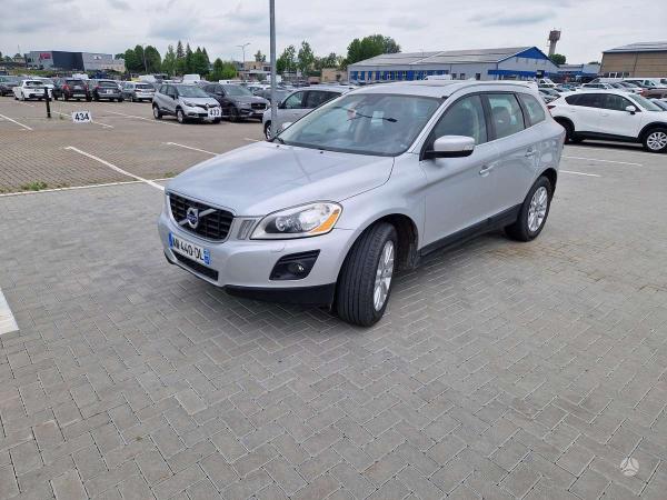 Grey Volvo XC60 2010 in Taurage, with an engine capacity of 2.40 L and mileage of 230 thousand km for 7700 €, photo 1 on AUTOMOTO.COM.LV