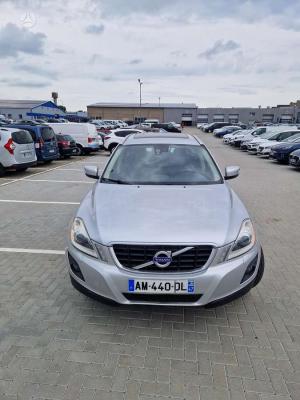 Grey Volvo XC60 2010 in Taurage, with an engine capacity of 2.40 L and mileage of 230 thousand km for 7700 €, photo 3 on AUTOMOTO.COM.LV