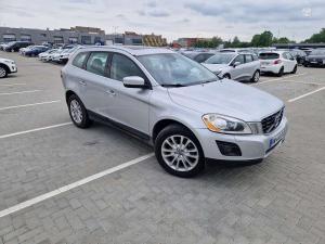 Grey Volvo XC60 2010 in Taurage, with an engine capacity of 2.40 L and mileage of 230 thousand km for 7700 €, photo 4 on AUTOMOTO.COM.LV