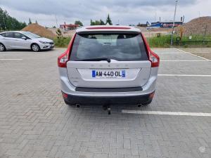 Grey Volvo XC60 2010 in Taurage, with an engine capacity of 2.40 L and mileage of 230 thousand km for 7700 €, photo 6 on AUTOMOTO.COM.LV