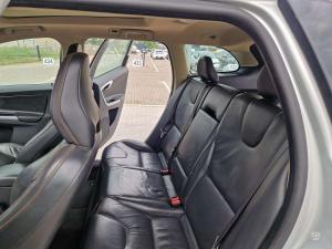 Grey Volvo XC60 2010 in Taurage, with an engine capacity of 2.40 L and mileage of 230 thousand km for 7700 €, photo 15 on AUTOMOTO.COM.LV
