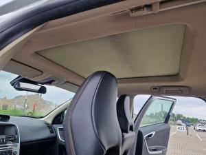 Grey Volvo XC60 2010 in Taurage, with an engine capacity of 2.40 L and mileage of 230 thousand km for 7700 €, photo 16 on AUTOMOTO.COM.LV
