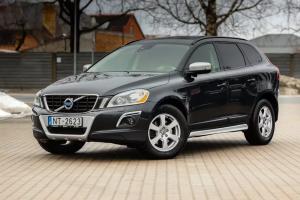 Grey Volvo XC60 2010 in Jelgava, with an engine capacity of 2.40 L and mileage of 220 thousand km for 7900 €, photo  on AUTOMOTO.COM.LV