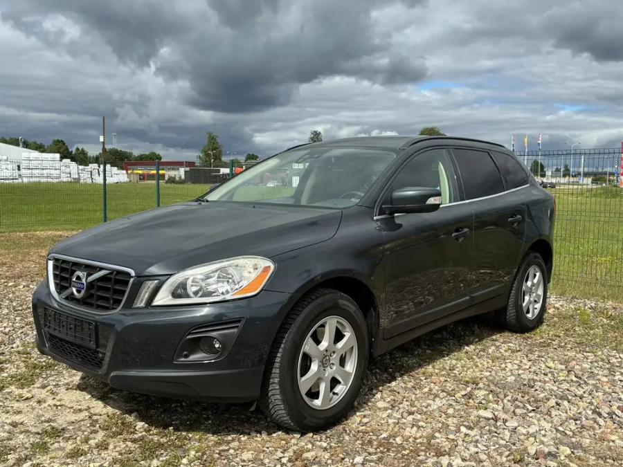 Pelēks Volvo XC60 2010 Saldus, ar dzinēja tilpumu 2.40 L un nobraukumu 234 tūkst. km par 8500 €, foto 1 vietnē AUTOMOTO.COM.LV