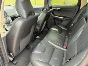 Pelēks Volvo XC60 2010 Saldus, ar dzinēja tilpumu 2.40 L un nobraukumu 234 tūkst. km par 8500 €, foto 9 vietnē AUTOMOTO.COM.LV