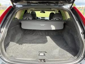 Pelēks Volvo XC60 2010 Saldus, ar dzinēja tilpumu 2.40 L un nobraukumu 234 tūkst. km par 8500 €, foto 11 vietnē AUTOMOTO.COM.LV