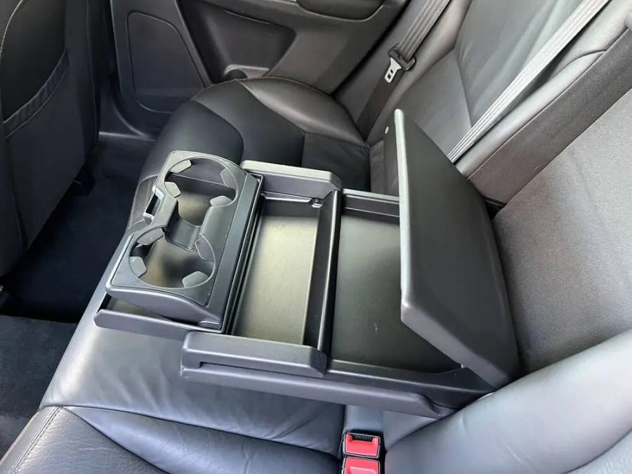 Grey Volvo XC60 2010 in Riga, with an engine capacity of 2.40 L and mileage of 354 thousand km for 8495 €, photo 9 on AUTOMOTO.COM.LV