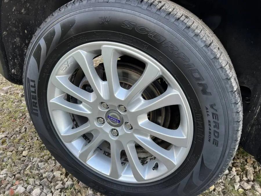 Grey Volvo XC60 2010 in Riga, with an engine capacity of 2.40 L and mileage of 354 thousand km for 8495 €, photo 20 on AUTOMOTO.COM.LV