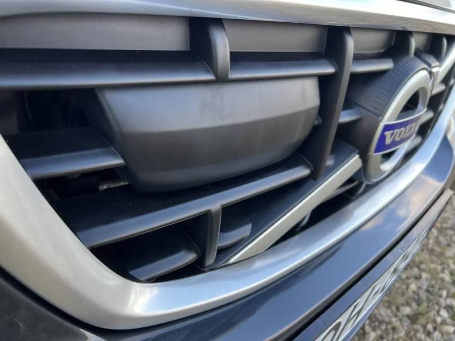 Grey Volvo XC60 2010 in Riga, with an engine capacity of 2.40 L and mileage of 354 thousand km for 8495 €, photo 21 on AUTOMOTO.COM.LV