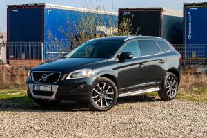 Grey Volvo XC60 2010 in Riga, with an engine capacity of 2.40 L and mileage of 170 thousand km for 10495 €, photo 4 on AUTOMOTO.COM.LV