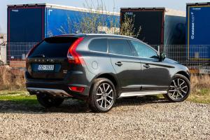 Grey Volvo XC60 2010 in Riga, with an engine capacity of 2.40 L and mileage of 170 thousand km for 10495 €, photo 5 on AUTOMOTO.COM.LV