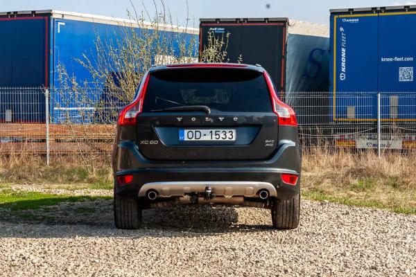Pelēks Volvo XC60 2010 Rīga, ar dzinēja tilpumu 2.40 L un nobraukumu 170 tūkst. km par 10495 €, foto 6 vietnē AUTOMOTO.COM.LV