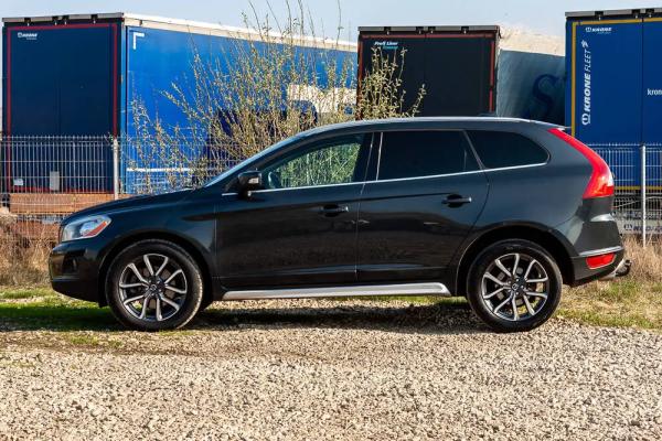 Pelēks Volvo XC60 2010 Rīga, ar dzinēja tilpumu 2.40 L un nobraukumu 170 tūkst. km par 10495 €, foto 8 vietnē AUTOMOTO.COM.LV