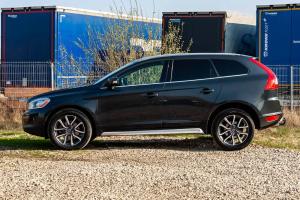 Grey Volvo XC60 2010 in Riga, with an engine capacity of 2.40 L and mileage of 170 thousand km for 10495 €, photo 9 on AUTOMOTO.COM.LV