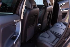 Grey Volvo XC60 2010 in Riga, with an engine capacity of 2.40 L and mileage of 170 thousand km for 10495 €, photo 14 on AUTOMOTO.COM.LV