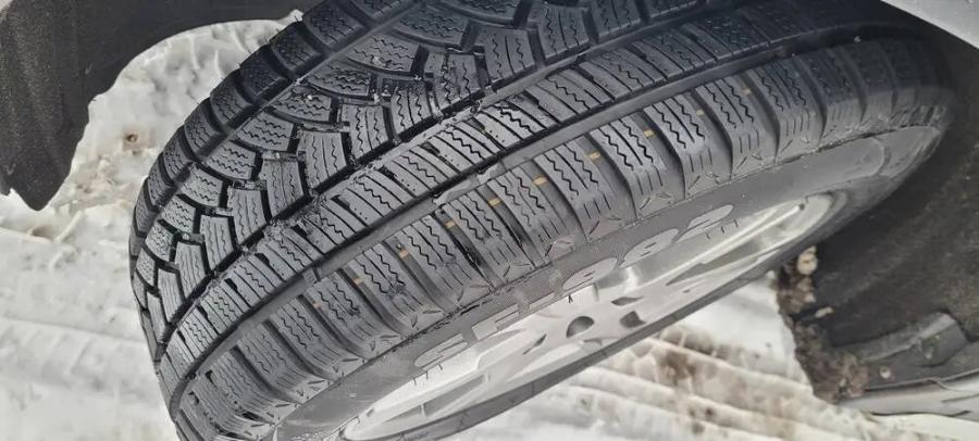 Pelēks Volvo XC60 2010 Rīga, ar dzinēja tilpumu 2.40 L un nobraukumu 278 tūkst. km par 7500 €, foto 7 vietnē AUTOMOTO.COM.LV