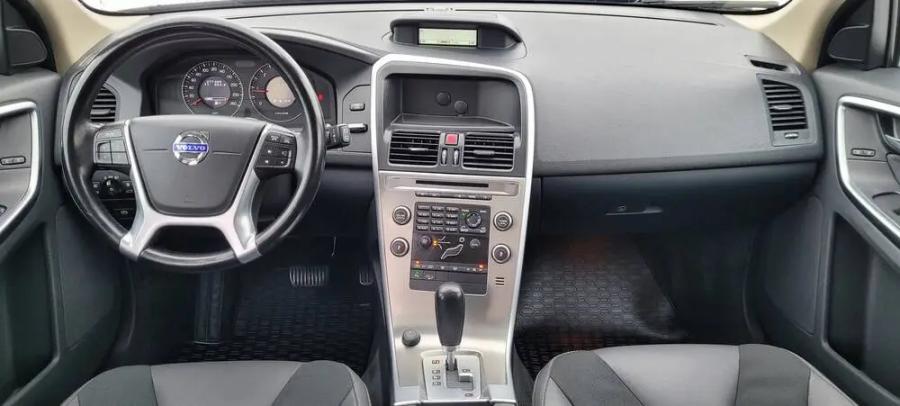 Pelēks Volvo XC60 2010 Rīga, ar dzinēja tilpumu 2.40 L un nobraukumu 278 tūkst. km par 7500 €, foto 8 vietnē AUTOMOTO.COM.LV