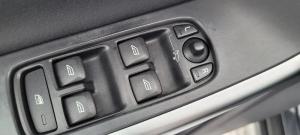Pelēks Volvo XC60 2010 Rīga, ar dzinēja tilpumu 2.40 L un nobraukumu 278 tūkst. km par 7500 €, foto 21 vietnē AUTOMOTO.COM.LV
