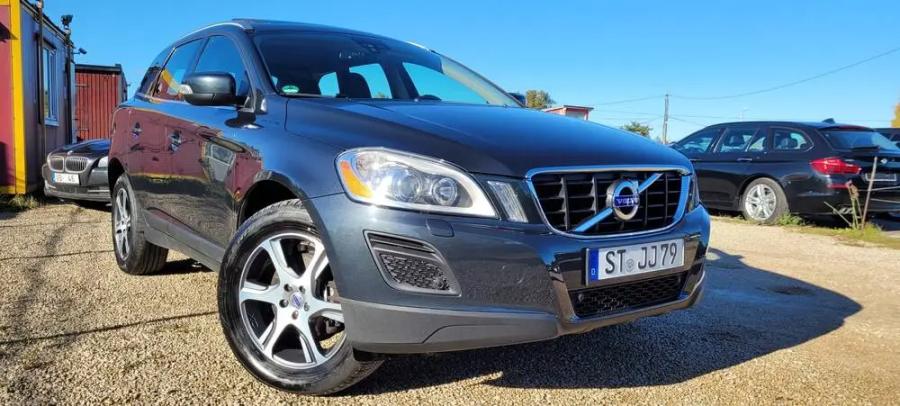 Pelēks Volvo XC60 2010 Rīga, ar dzinēja tilpumu 2.40 L un nobraukumu 205 tūkst. km par 9700 €, foto 1 vietnē AUTOMOTO.COM.LV