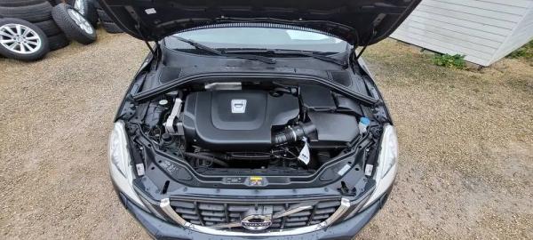 Pelēks Volvo XC60 2010 Rīga, ar dzinēja tilpumu 2.40 L un nobraukumu 205 tūkst. km par 9700 €, foto 8 vietnē AUTOMOTO.COM.LV