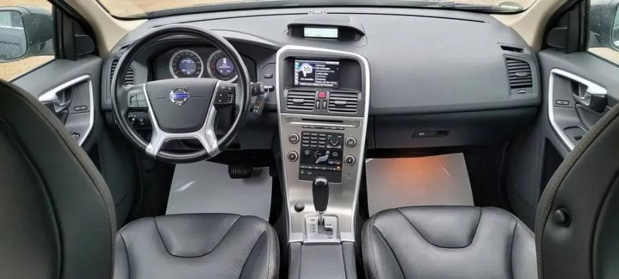 Pelēks Volvo XC60 2010 Rīga, ar dzinēja tilpumu 2.40 L un nobraukumu 205 tūkst. km par 9700 €, foto 13 vietnē AUTOMOTO.COM.LV