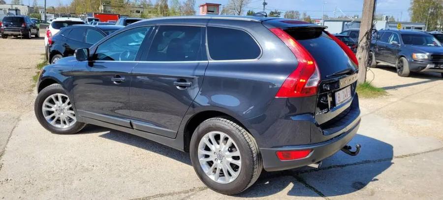 Pelēks Volvo XC60 2010 Rīga, ar dzinēja tilpumu 2.40 L un nobraukumu 226 tūkst. km par 10500 €, foto 4 vietnē AUTOMOTO.COM.LV