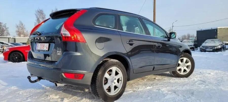 Pelēks Volvo XC60 2010 Rīga, ar dzinēja tilpumu 2.40 L un nobraukumu 214 tūkst. km par 10200 €, foto 9 vietnē AUTOMOTO.COM.LV