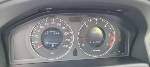 Pelēks Volvo XC60 2010 Rīga, ar dzinēja tilpumu 2.40 L un nobraukumu 214 tūkst. km par 10200 €, foto 10 vietnē AUTOMOTO.COM.LV