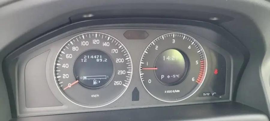 Pelēks Volvo XC60 2010 Rīga, ar dzinēja tilpumu 2.40 L un nobraukumu 214 tūkst. km par 10200 €, foto 11 vietnē AUTOMOTO.COM.LV