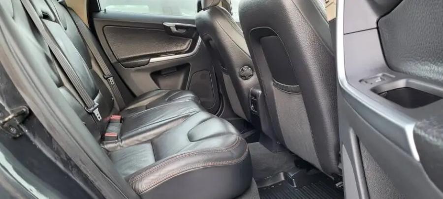Pelēks Volvo XC60 2010 Rīga, ar dzinēja tilpumu 2.40 L un nobraukumu 214 tūkst. km par 10200 €, foto 20 vietnē AUTOMOTO.COM.LV