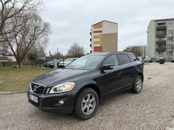 Pelēks Volvo XC60 2010 Ventspils, ar dzinēja tilpumu 2.40 L un nobraukumu 318 tūkst. km par 6900 €, foto 1 vietnē AUTOMOTO.COM.LV
