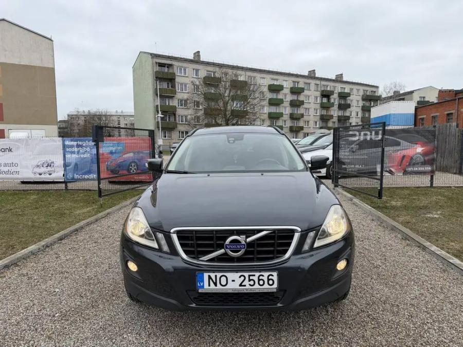 Pelēks Volvo XC60 2010 Ventspils, ar dzinēja tilpumu 2.40 L un nobraukumu 318 tūkst. km par 6900 €, foto 3 vietnē AUTOMOTO.COM.LV