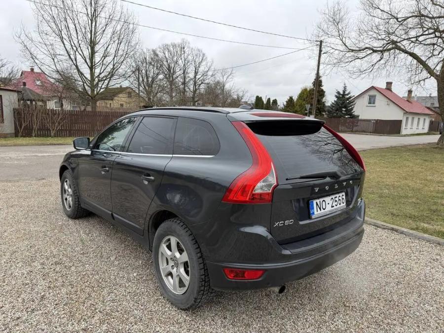 Pelēks Volvo XC60 2010 Ventspils, ar dzinēja tilpumu 2.40 L un nobraukumu 318 tūkst. km par 6900 €, foto 7 vietnē AUTOMOTO.COM.LV