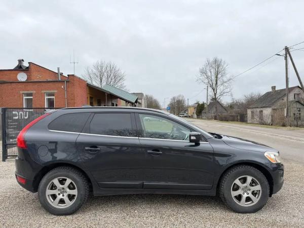 Pelēks Volvo XC60 2010 Ventspils, ar dzinēja tilpumu 2.40 L un nobraukumu 318 tūkst. km par 6900 €, foto 8 vietnē AUTOMOTO.COM.LV