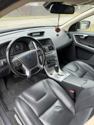 Pelēks Volvo XC60 2010 Ventspils, ar dzinēja tilpumu 2.40 L un nobraukumu 318 tūkst. km par 6900 €, foto 11 vietnē AUTOMOTO.COM.LV