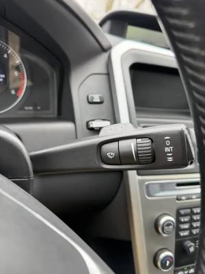 Pelēks Volvo XC60 2010 Ventspils, ar dzinēja tilpumu 2.40 L un nobraukumu 318 tūkst. km par 6900 €, foto 26 vietnē AUTOMOTO.COM.LV