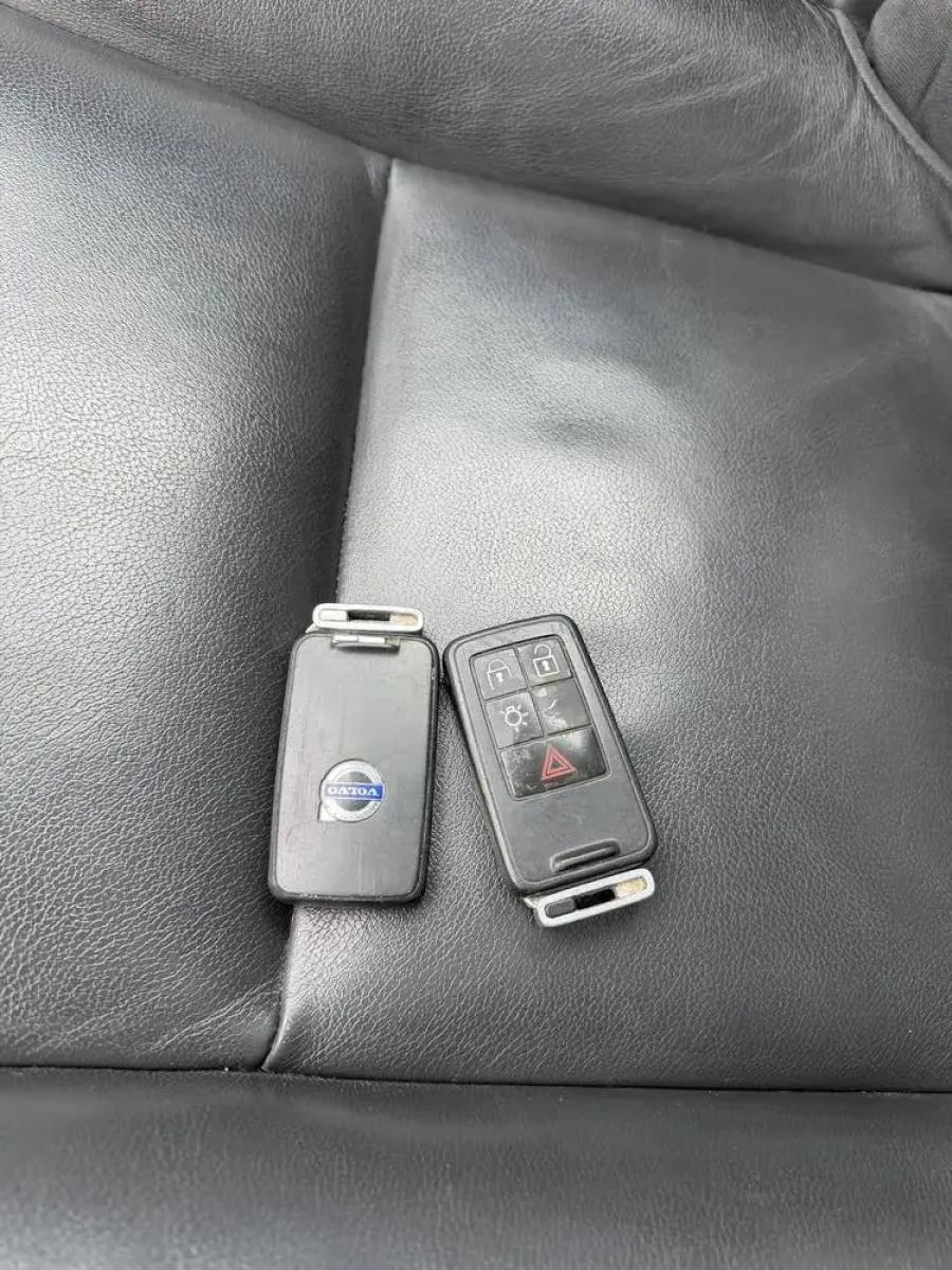 Pelēks Volvo XC60 2010 Ventspils, ar dzinēja tilpumu 2.40 L un nobraukumu 318 tūkst. km par 6900 €, foto 29 vietnē AUTOMOTO.COM.LV
