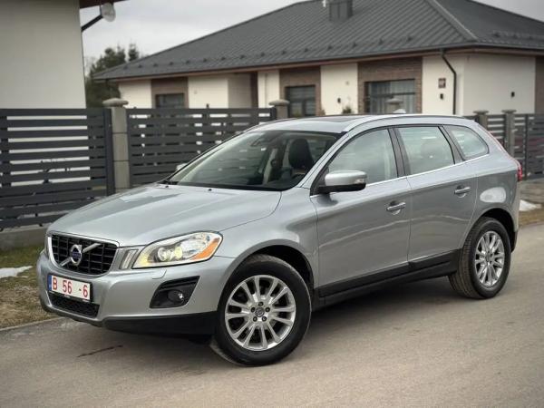 Pelēks Volvo XC60 2010 Jelgava, ar dzinēja tilpumu 2.40 L un nobraukumu 255 tūkst. km par 9250 €, foto 1 vietnē AUTOMOTO.COM.LV