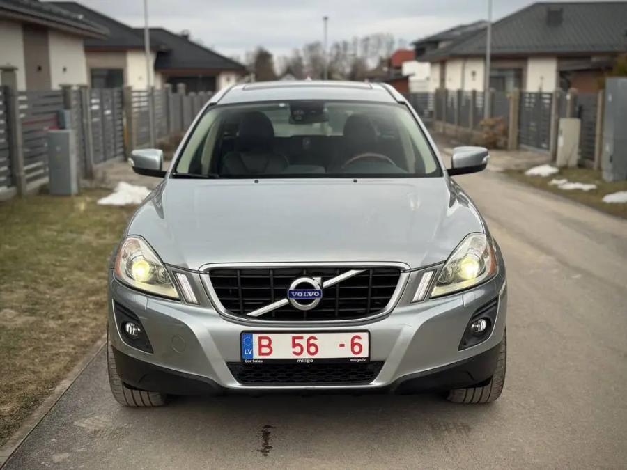 Grey Volvo XC60 2010 in Jelgava, with an engine capacity of 2.40 L and mileage of 255 thousand km for 9250 €, photo 6 on AUTOMOTO.COM.LV
