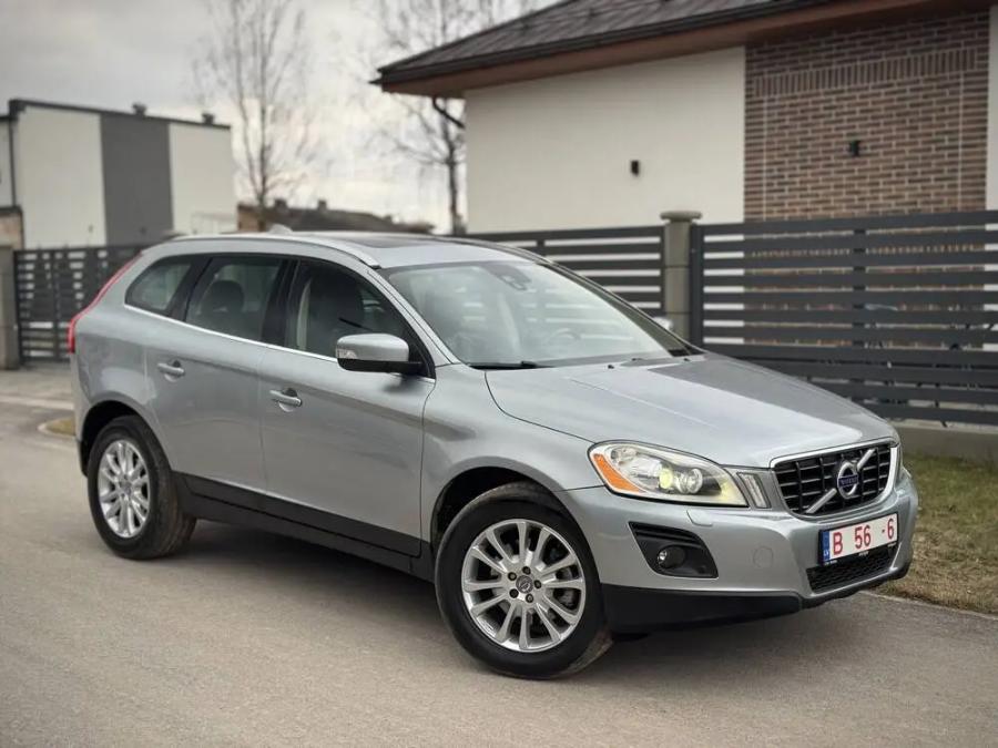 Grey Volvo XC60 2010 in Jelgava, with an engine capacity of 2.40 L and mileage of 255 thousand km for 9250 €, photo 7 on AUTOMOTO.COM.LV