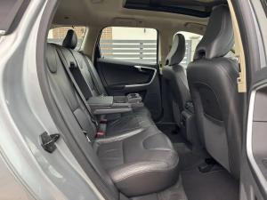 Grey Volvo XC60 2010 in Jelgava, with an engine capacity of 2.40 L and mileage of 255 thousand km for 9250 €, photo 13 on AUTOMOTO.COM.LV