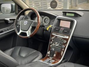 Grey Volvo XC60 2010 in Jelgava, with an engine capacity of 2.40 L and mileage of 255 thousand km for 9250 €, photo 16 on AUTOMOTO.COM.LV