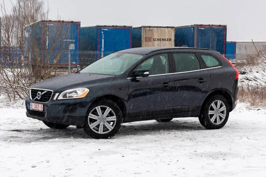 Pelēks Volvo XC60 2010 Rīga, ar dzinēja tilpumu 2.00 L un nobraukumu 203 tūkst. km par 9495 €, foto 4 vietnē AUTOMOTO.COM.LV