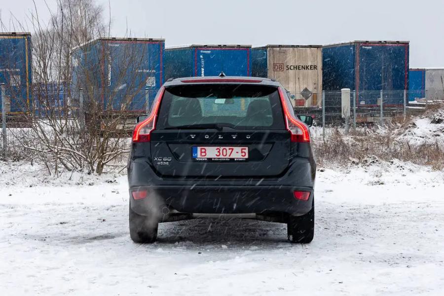 Pelēks Volvo XC60 2010 Rīga, ar dzinēja tilpumu 2.00 L un nobraukumu 203 tūkst. km par 9495 €, foto 6 vietnē AUTOMOTO.COM.LV