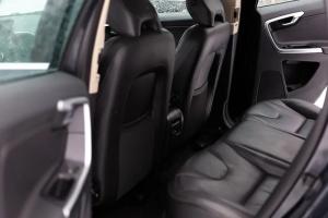 Pelēks Volvo XC60 2010 Rīga, ar dzinēja tilpumu 2.00 L un nobraukumu 203 tūkst. km par 9495 €, foto 12 vietnē AUTOMOTO.COM.LV