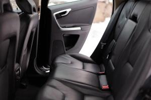 Pelēks Volvo XC60 2010 Rīga, ar dzinēja tilpumu 2.00 L un nobraukumu 203 tūkst. km par 9495 €, foto 13 vietnē AUTOMOTO.COM.LV
